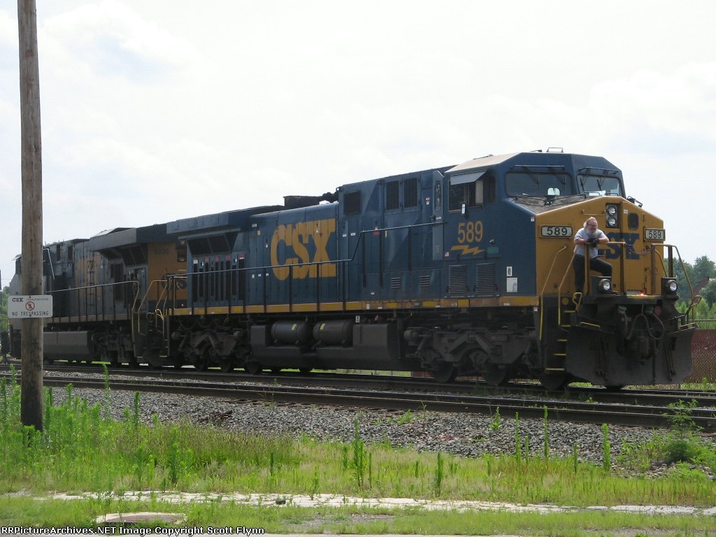 CSX 589